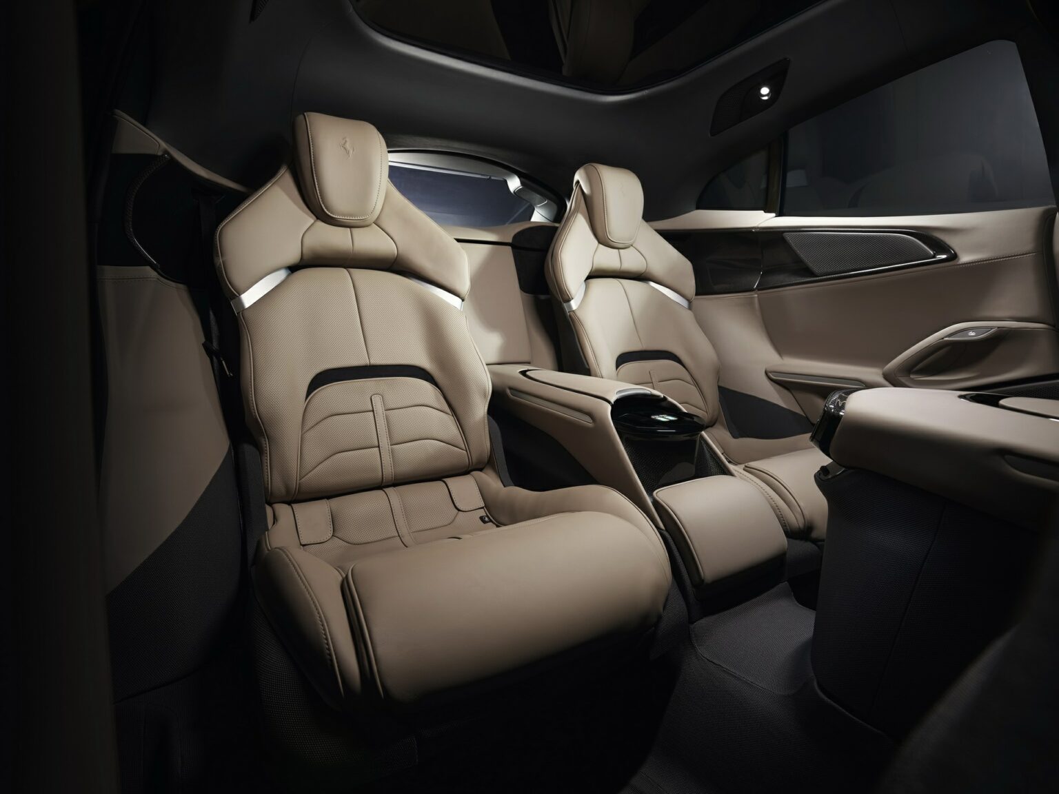 Ferrari’s First Family Car Is The 715-HP V12 Purosangue Crossover ...