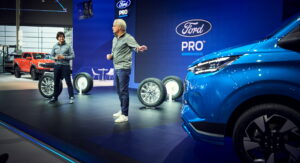 2024 Ford Transit Custom Revealed With Diesel, PHEV, And EV Powertrain ...