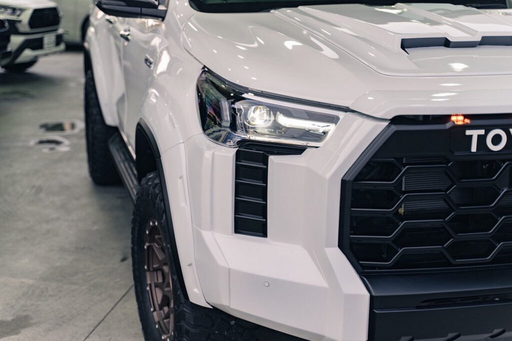 Toyota Hilux Gets A Tundra Face Transplant By Japanese Tuner GMG Double ...