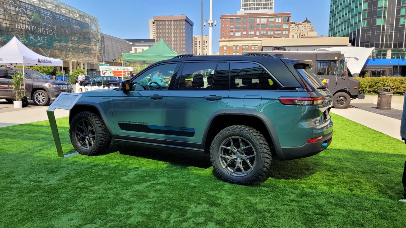 Two Jeep Easter Safari Concepts Showcase Their Off-Road Chops | Carscoops