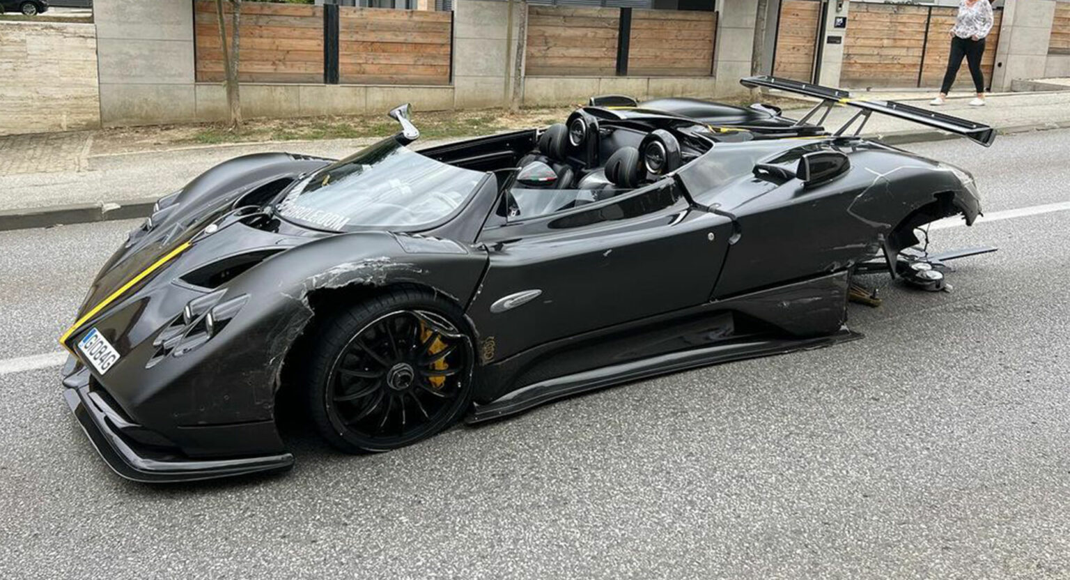 Someone Crashed 1-of-3 $17 Million Pagani Zonda HP Barchetta During ...