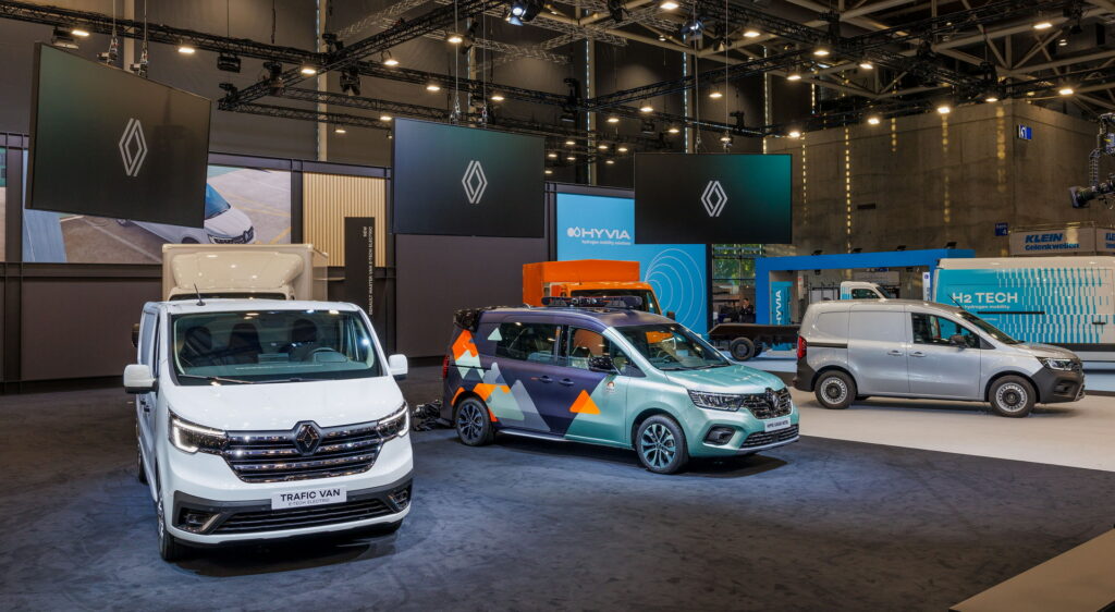 Renault Unveils Trafic Van E-Tech Electric LCV With A 149-Mile Range ...