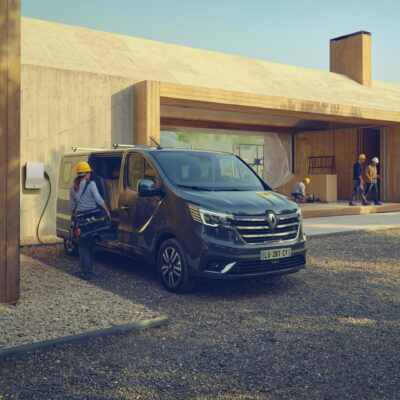Renault Unveils Trafic Van E-Tech Electric LCV With A 149-Mile Range ...