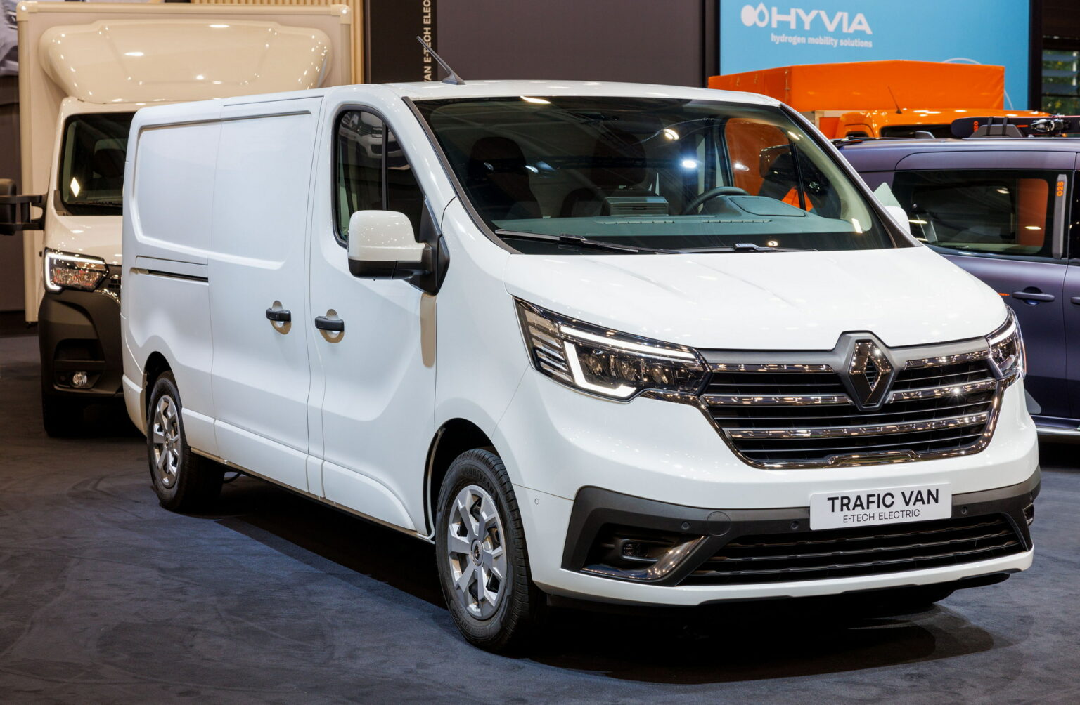 Renault Unveils Trafic Van E-Tech Electric LCV With A 149-Mile Range ...