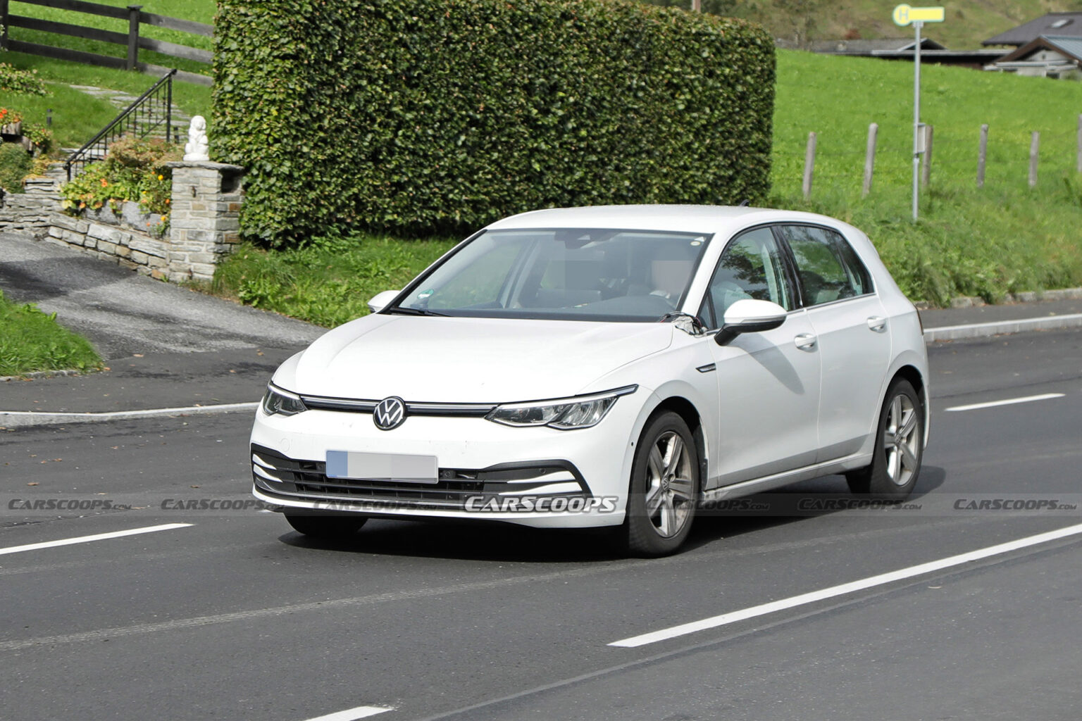 2024 VW Golf Facelift Reveals Larger Infotainment Screen In First Spy ...