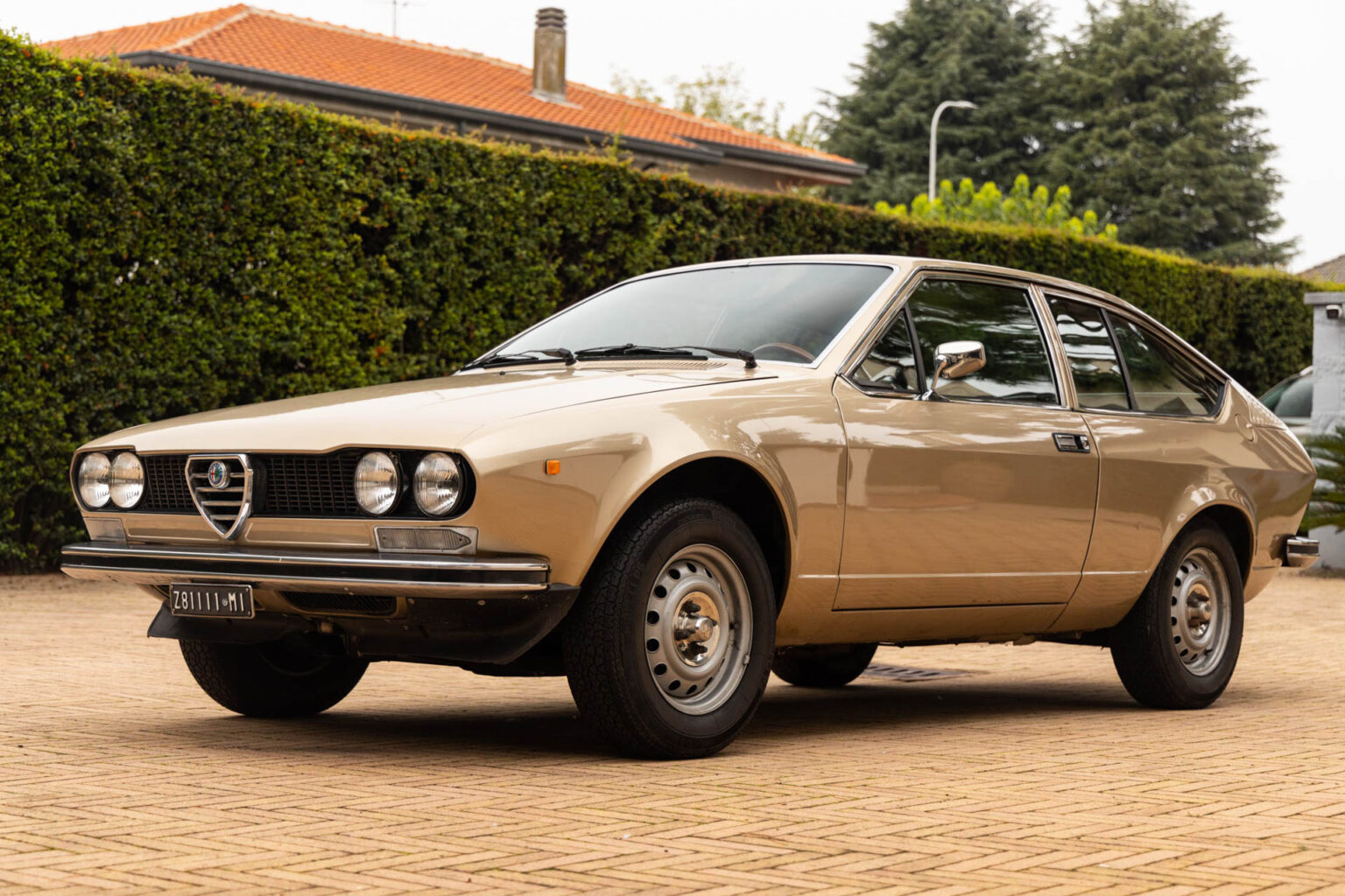 The Alfa Romeo Alfetta’s Fugly Dashboard Was Strangely Prophetic ...