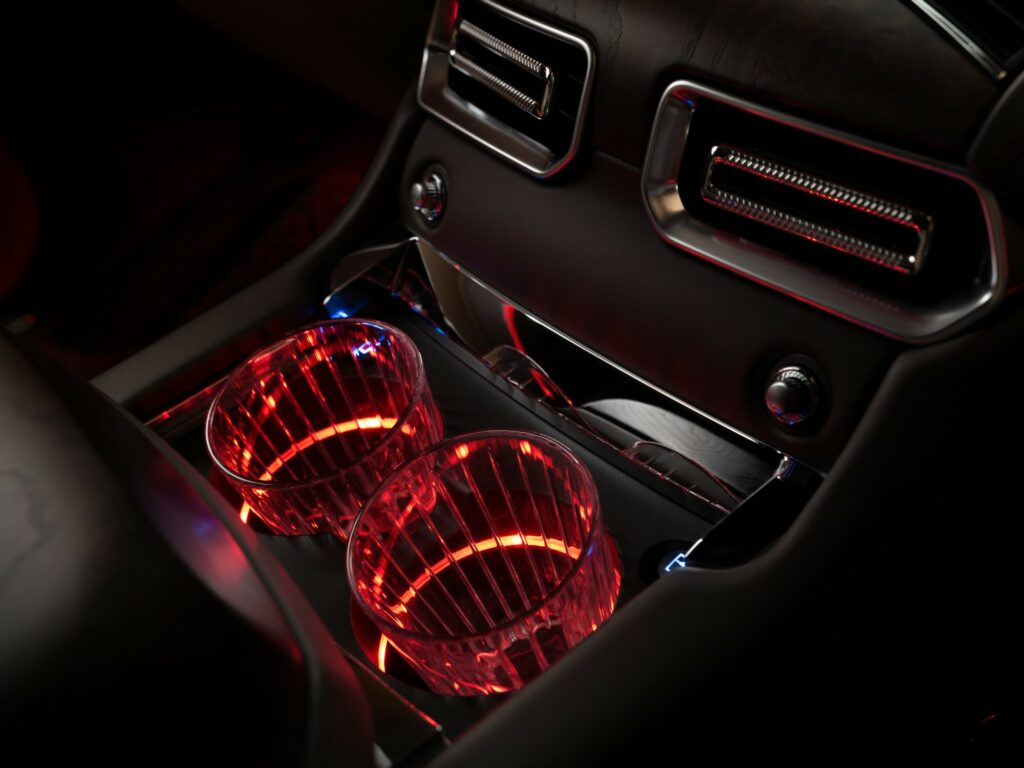 Aurus Komendant Debuts As A Russian Ultra-Luxury SUV With Four-Seats ...