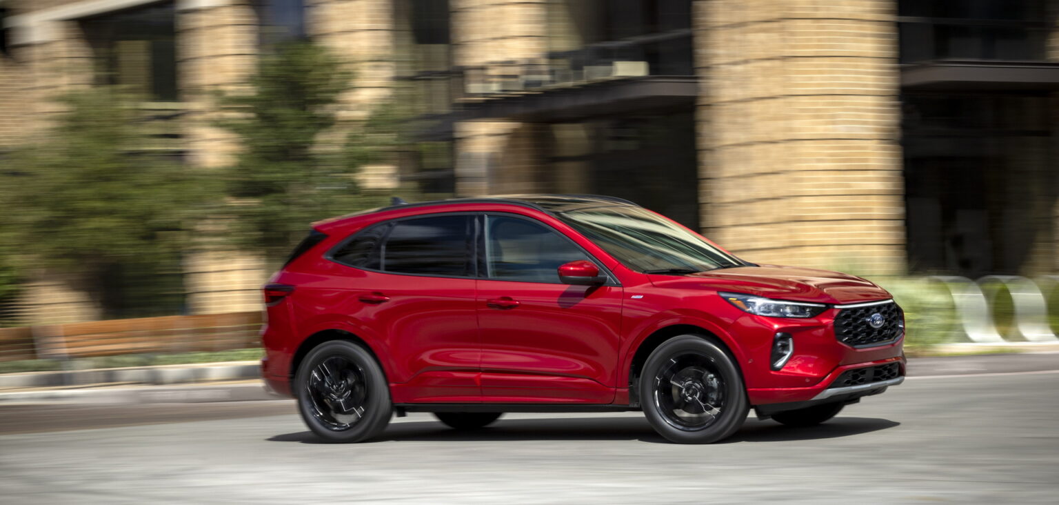 Facelifted 2023 Ford Escape Arrives With More Appealing Styling, Sporty ...