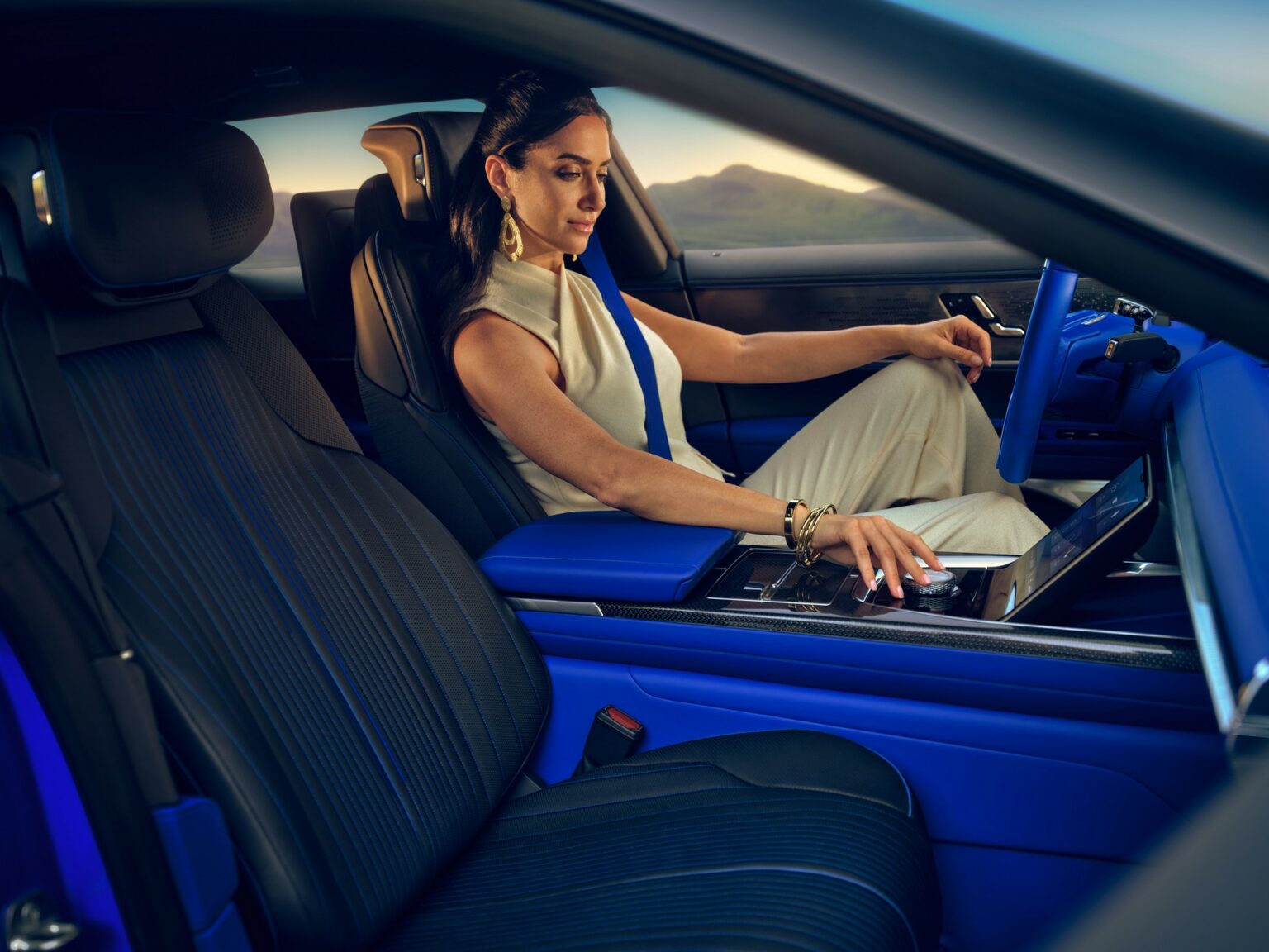 2024 Cadillac Celestiq Flagship EV Debuts With 600 HP, 300 Miles Of ...