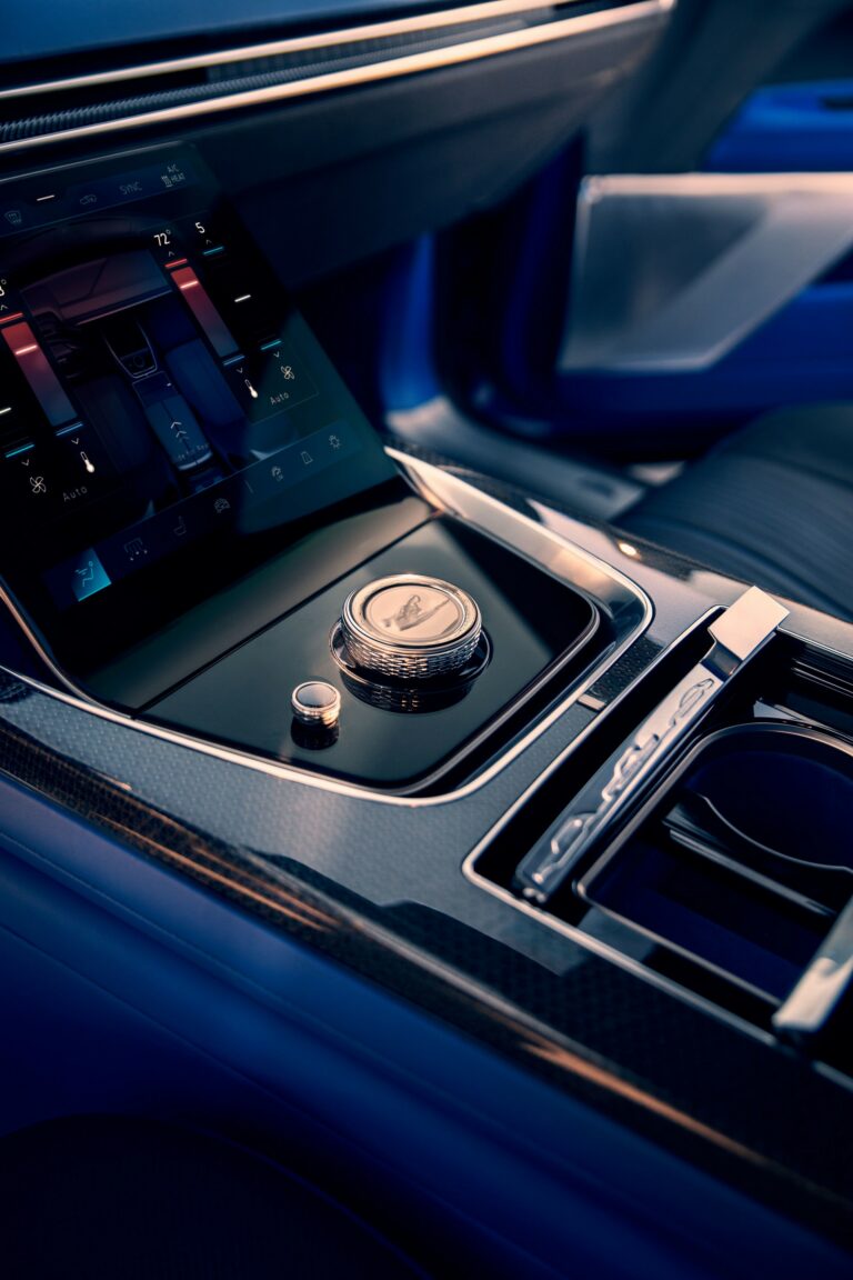 2024 Cadillac Celestiq Flagship EV Debuts With 600 HP, 300 Miles Of ...