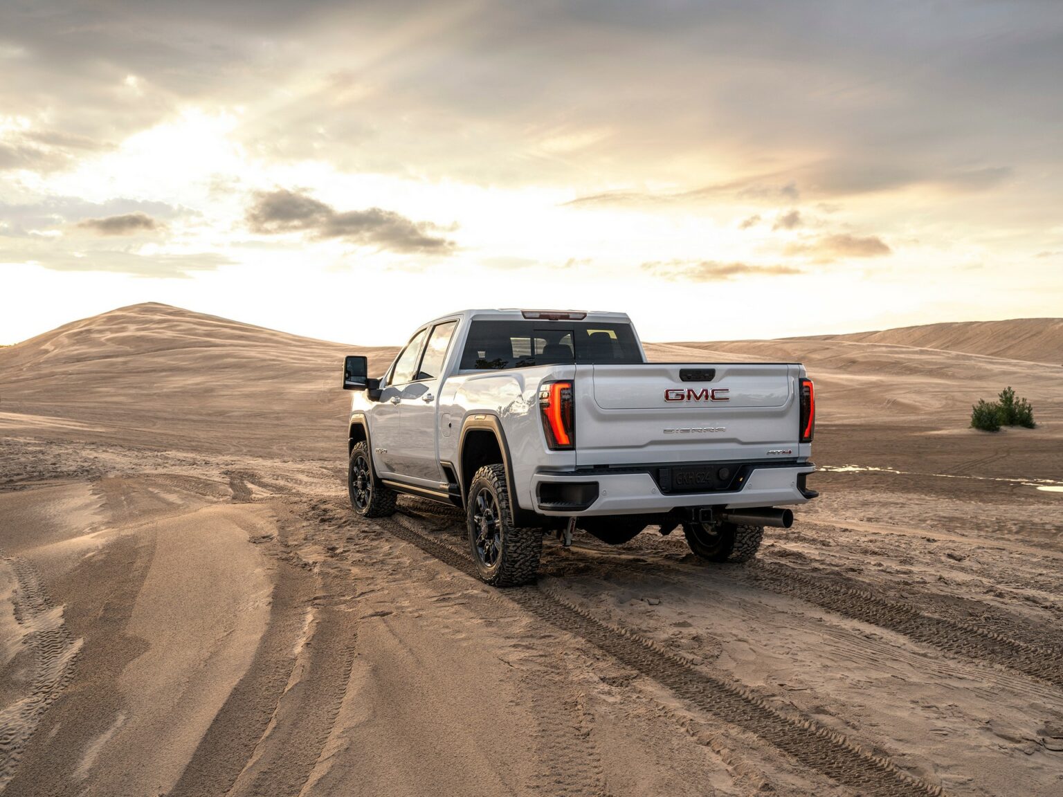 2024 GMC Sierra HD Debuts As Part Workhorse And Part Luxury Vehicle ...