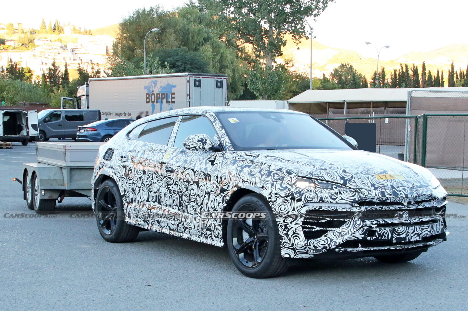 Lamborghini Urus Plug-In Hybrid Spied Testing With New Updates | Carscoops