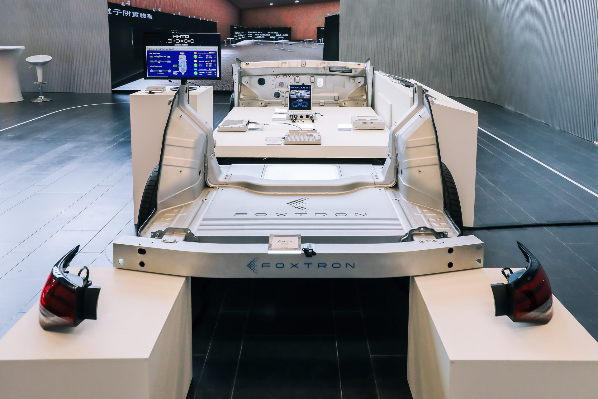 Foxconn Debuts Electric Model B Compact SUV And Model V Pickup ...