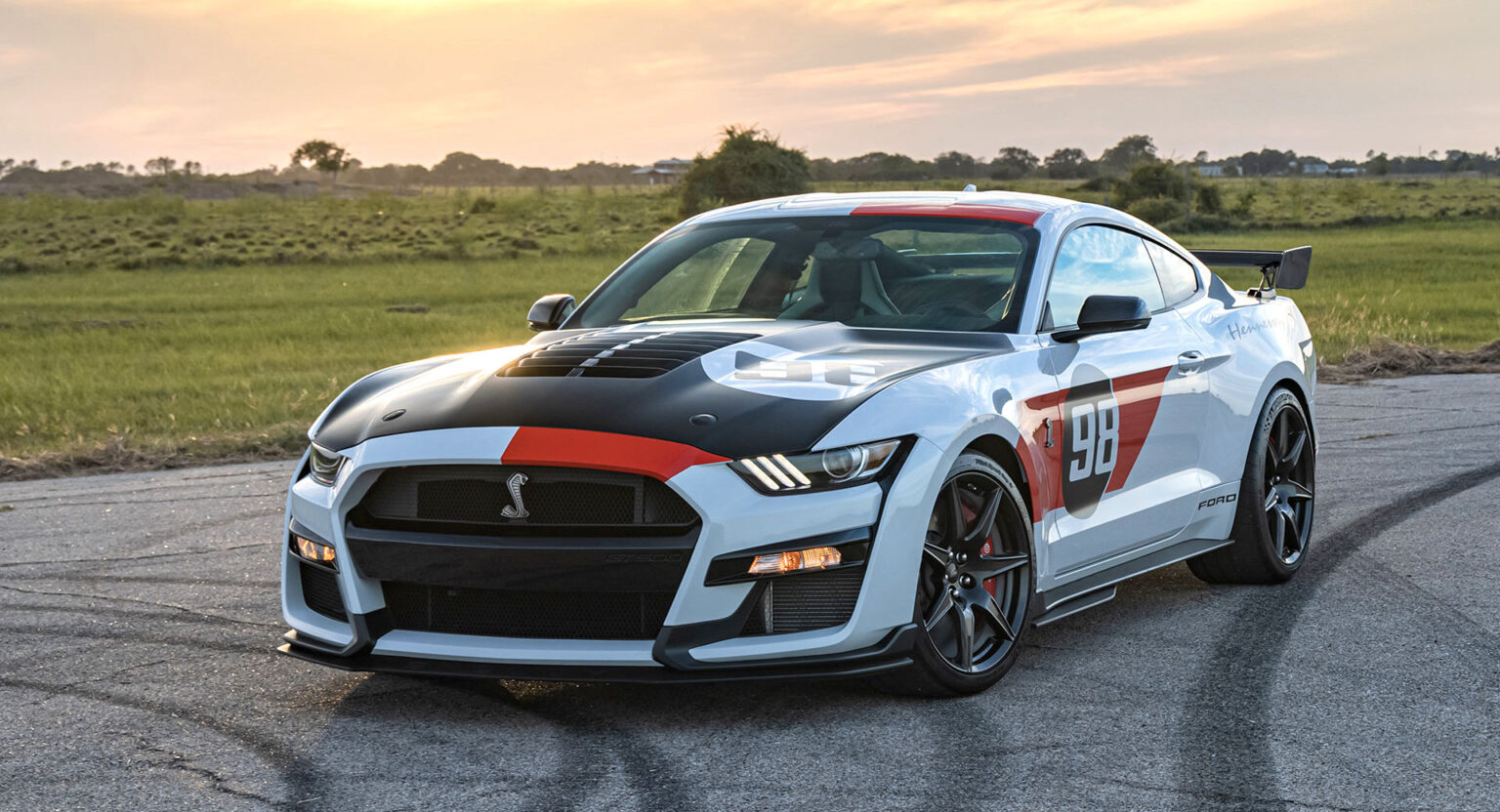 1,204-HP Hennessey Venom 1200 Mustang GT500 Kicks Sand In Shelby’s Face ...