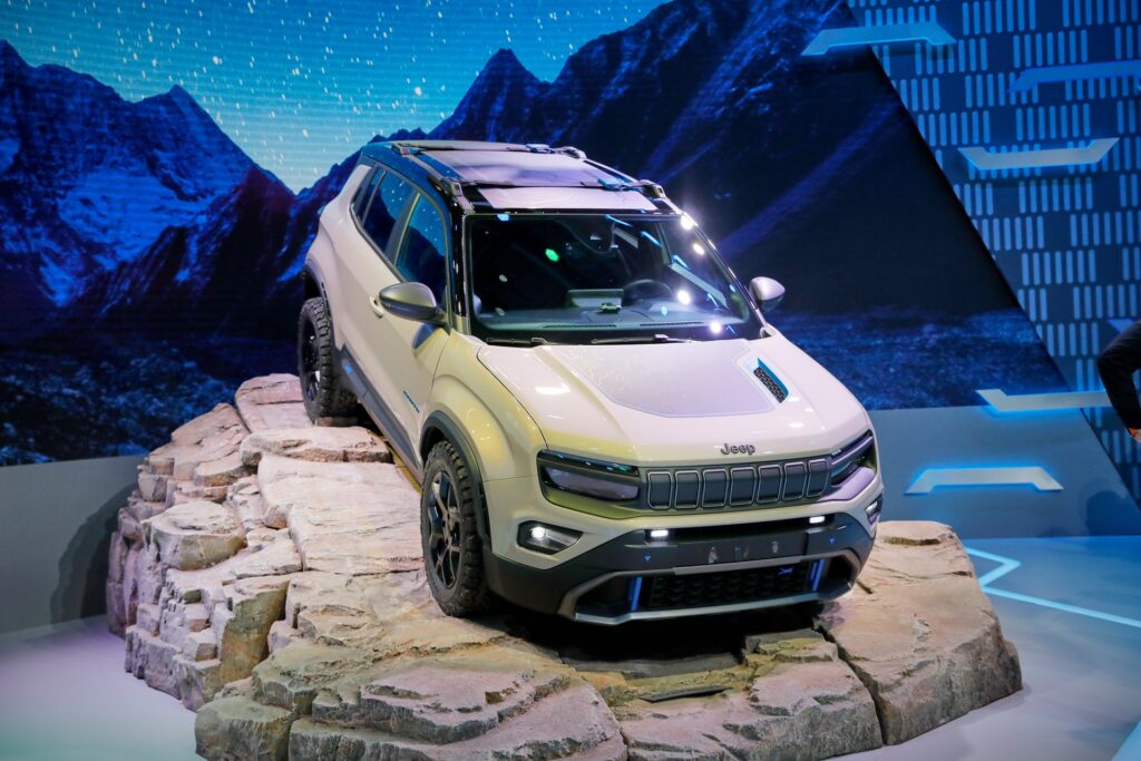 Jeep Avenger 4×4 Is A Chunkier Tough Concept Based On The New Baby EV ...