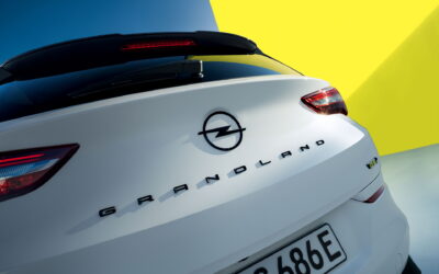 Opel/Vauxhall Grandland GSe Is A 296 HP PHEV SUV With Sports Suspension ...