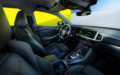 Opel/Vauxhall Grandland GSe Is A 296 HP PHEV SUV With Sports Suspension ...