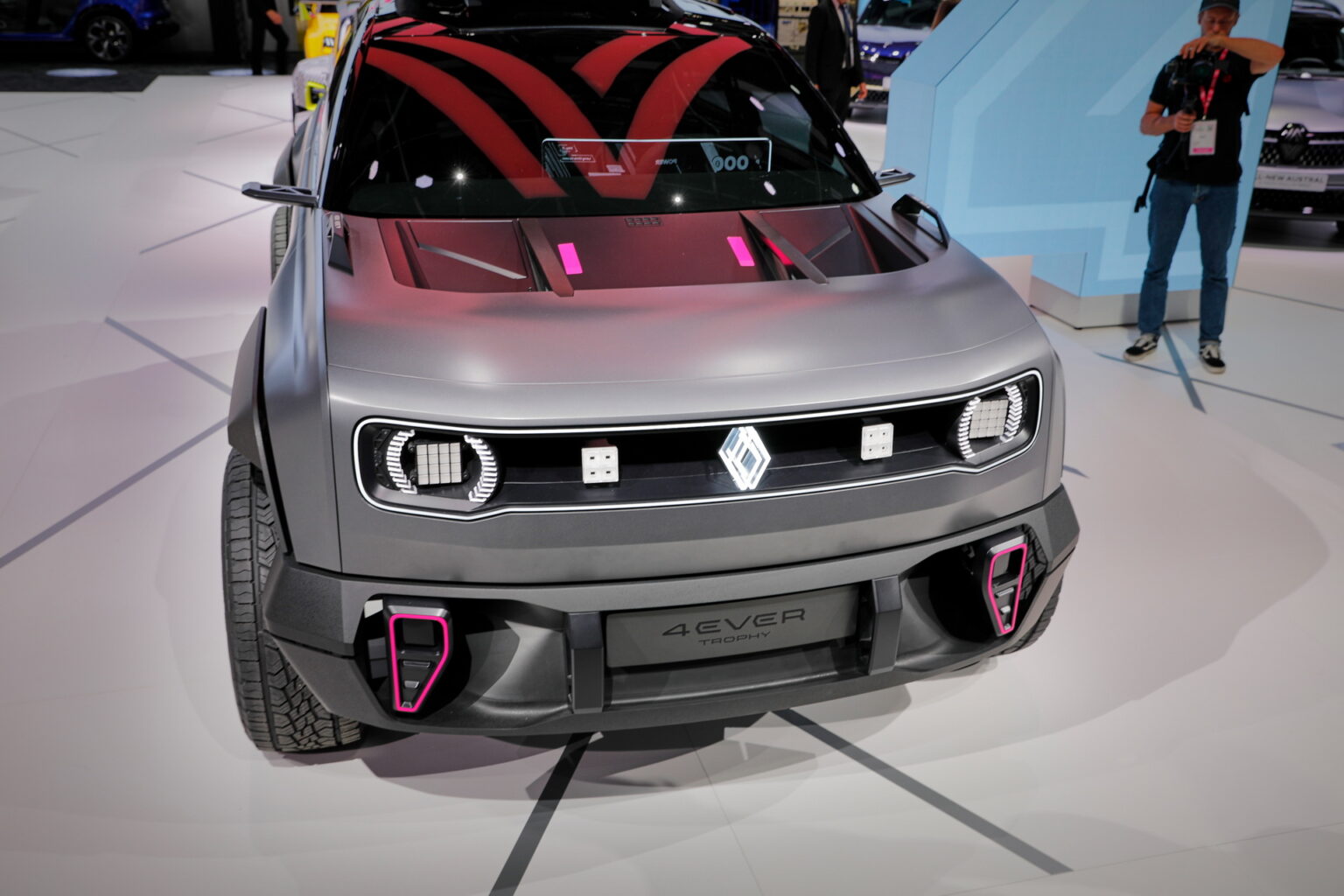 Renault 4Ever Trophy Concept Previews Retro-Flavored Electric B-SUV ...