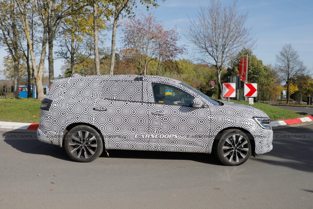 Stretched Renault Austral Spotted Again, Set To Replace The Espace ...