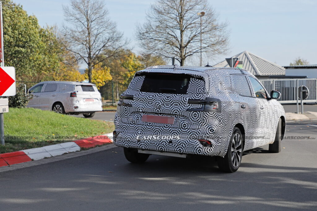Stretched Renault Austral Spotted Again, Set To Replace The Espace ...