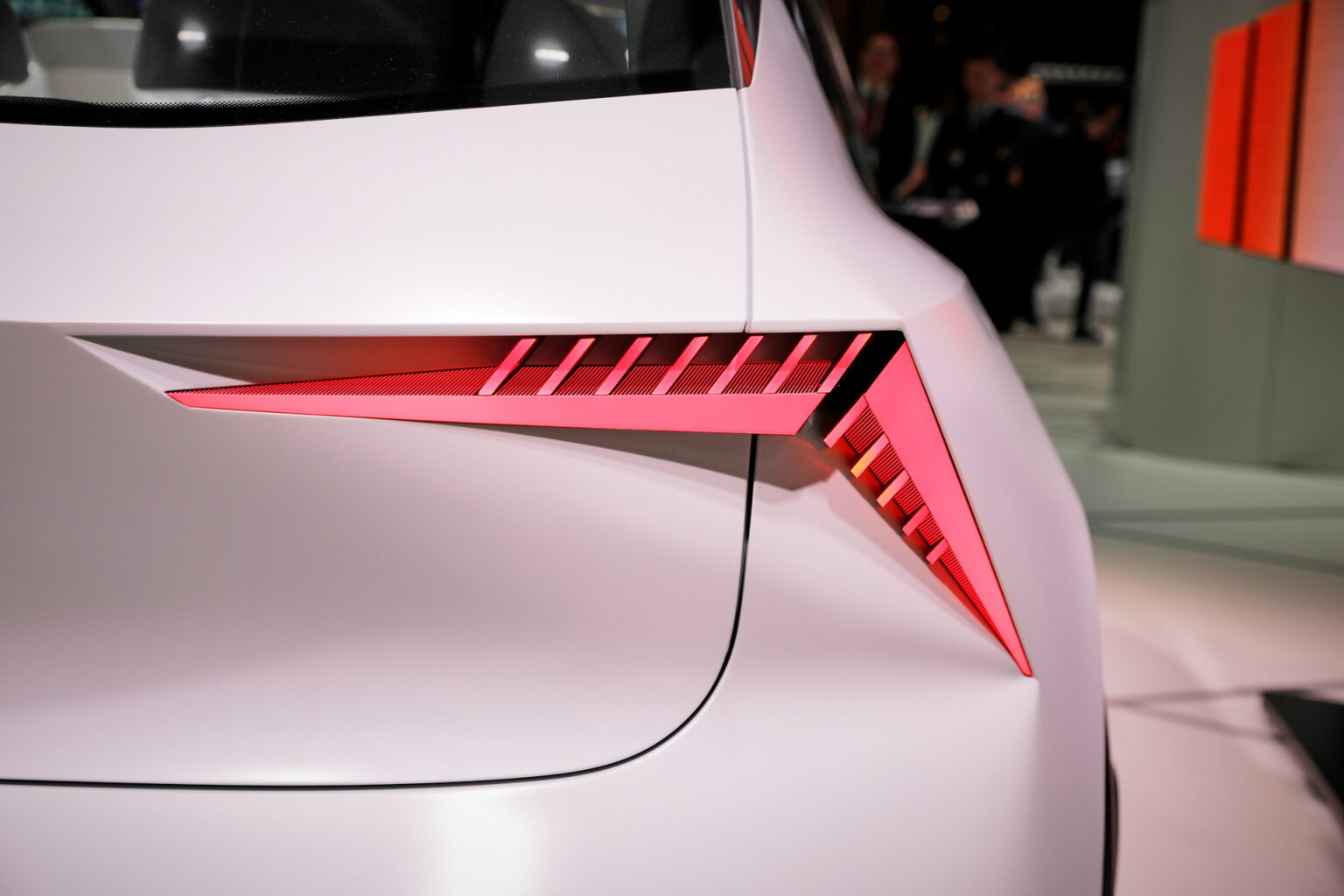 Renault Scenic Returns As A Bold Conceptual EV With A Hydrogen Range ...