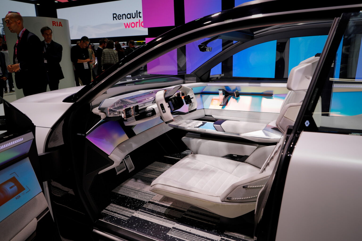 Renault Scenic Returns As A Bold Conceptual EV With A Hydrogen Range ...