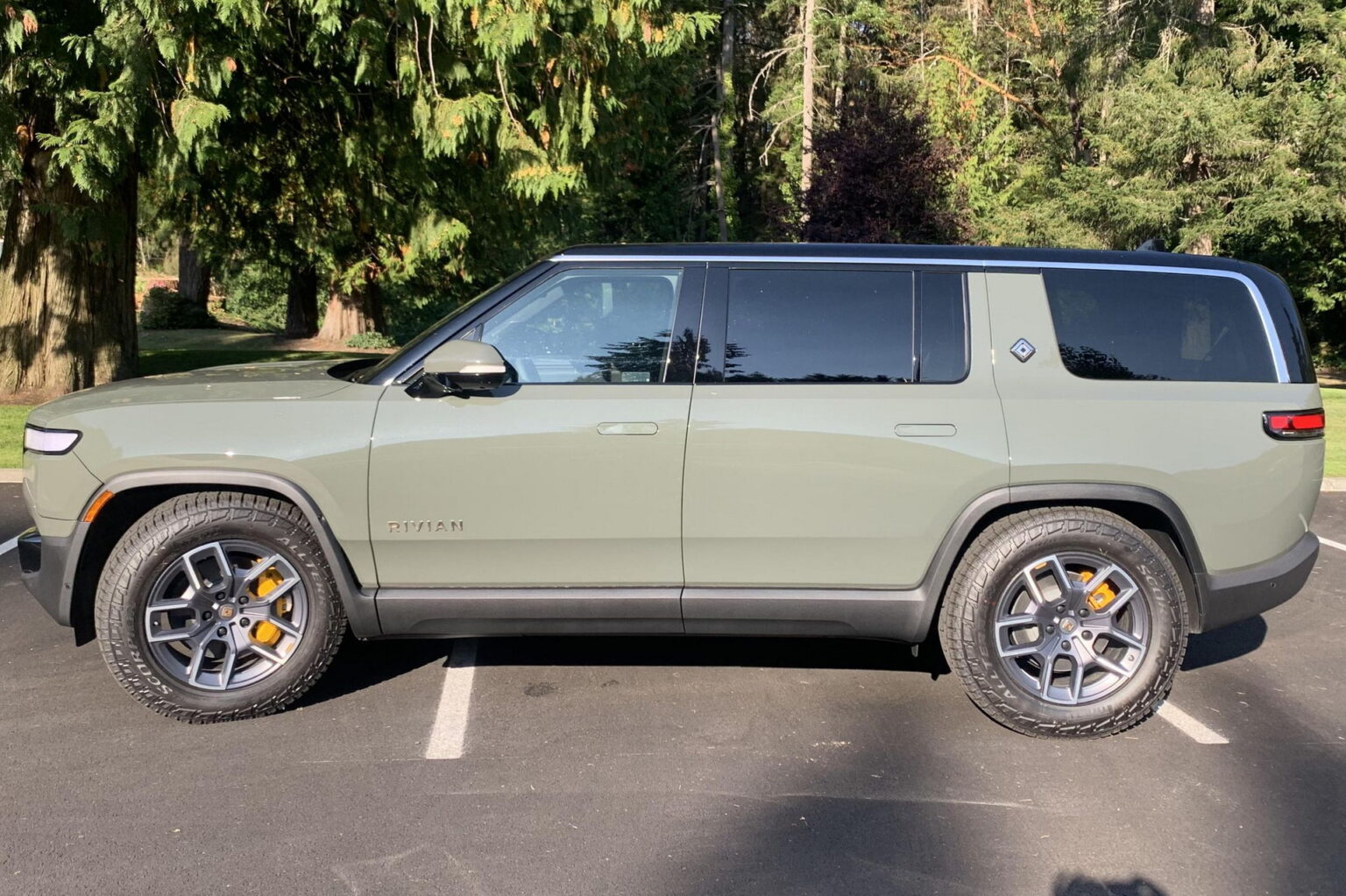 Skip The Line And Buy This 260-Mile Rivian R1S Available Right Now ...