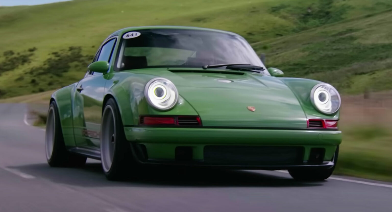 Chris Harris Gives Us A Tour Of Singer’s Insane 911 DLS | Carscoops