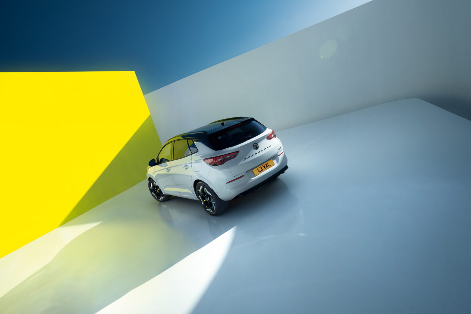 Opel/Vauxhall Grandland GSe Is A 296 HP PHEV SUV With Sports Suspension ...