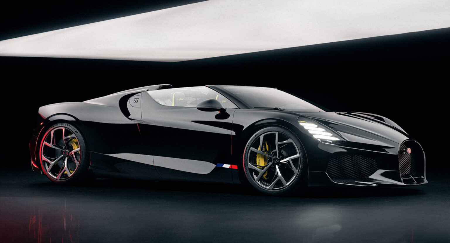 Bugatti W16 Mistral Roadster Tops Out At 261 MPH, Rich Guys Going To ...