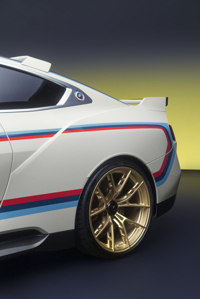 New BMW 3.0 CSL Is A Re-Bodied M4 With 553 HP And A Manual Gearbox ...