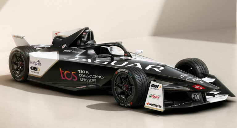 Jaguar Unveils Lighter And More Powerful I-Type 6 Race Car For Formula ...