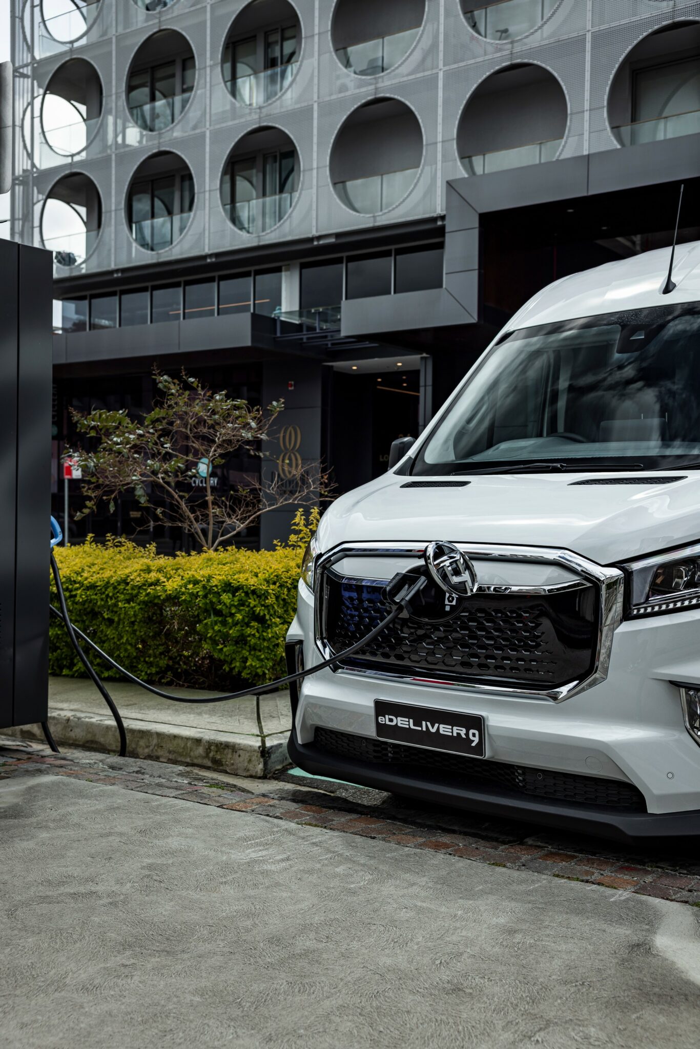 LDV’s Electric eT60 Pickup And eDeliver 9 Van Launch Targeting ...