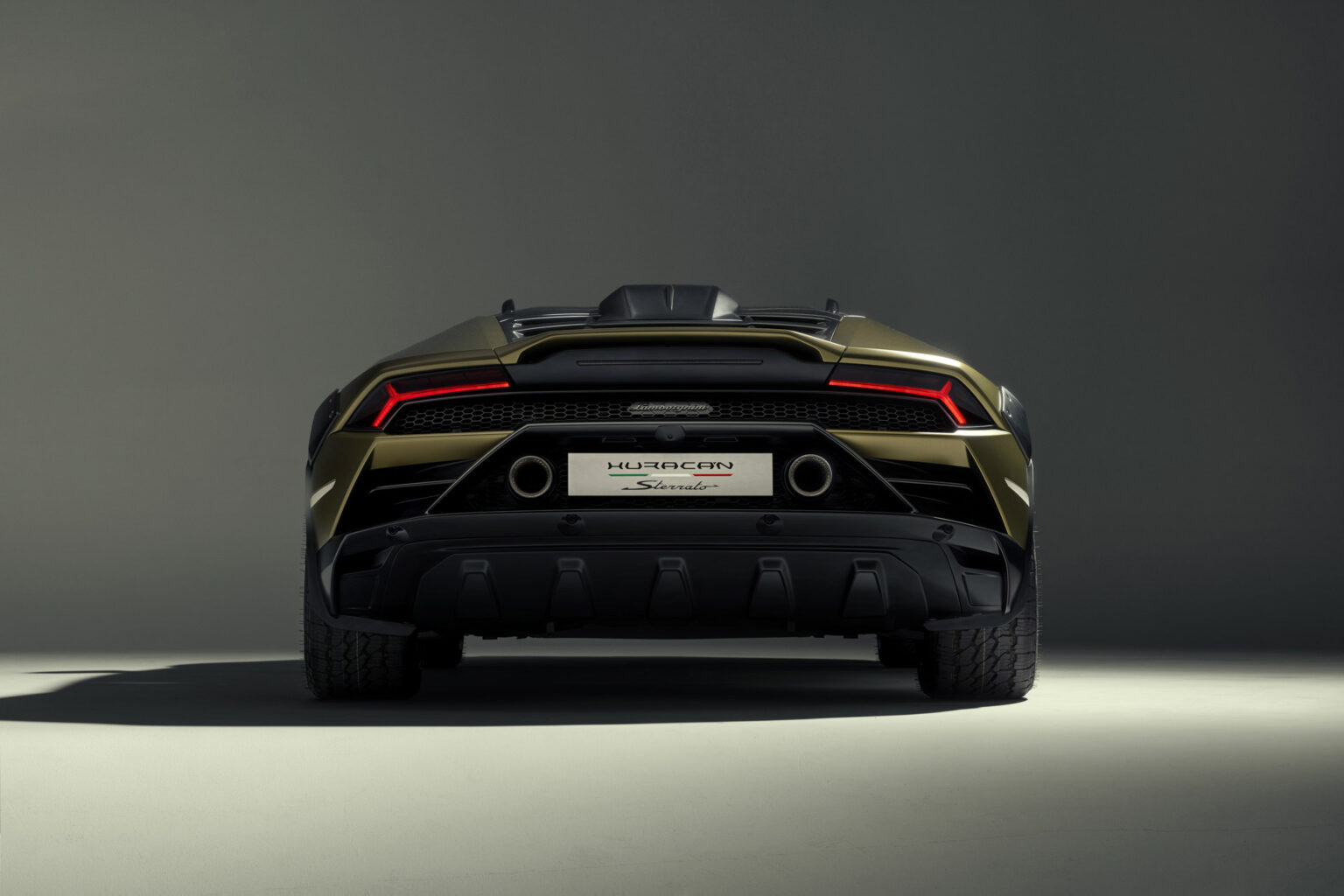 Porsche 911 Dakar Vs Lamborghini Huracan Sterrato: Who Built The Best ...