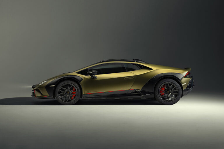 Porsche 911 Dakar Vs Lamborghini Huracan Sterrato: Who Built The Best ...