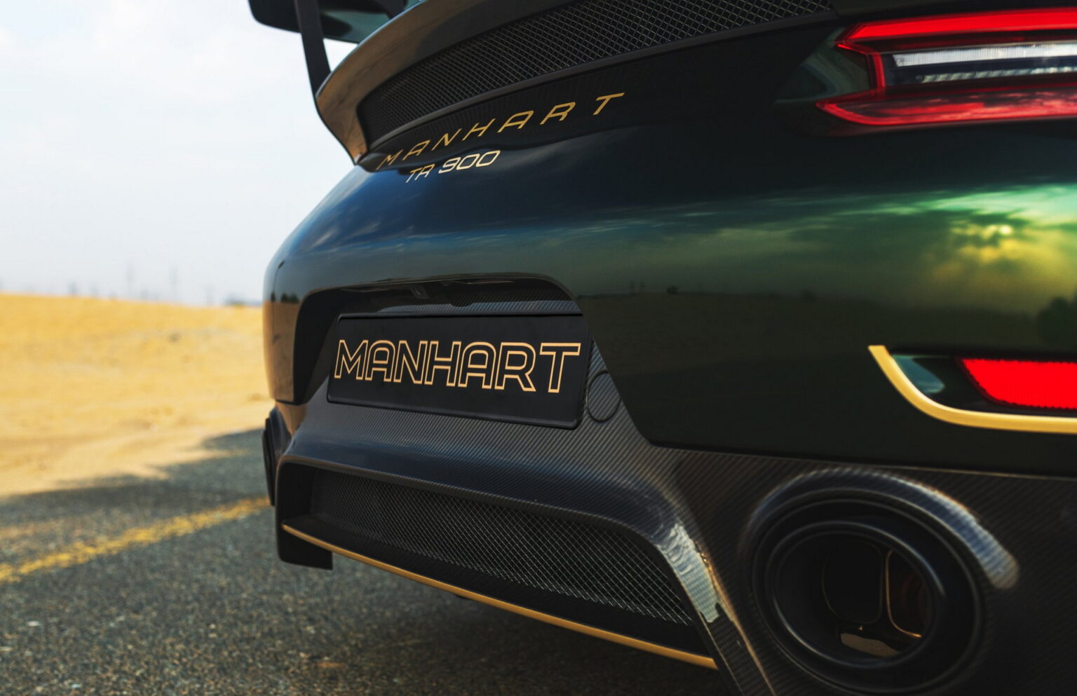 Manhart Takes The Porsche 911 GT2 RS To 932 HP, Adds More Carbon Fiber ...