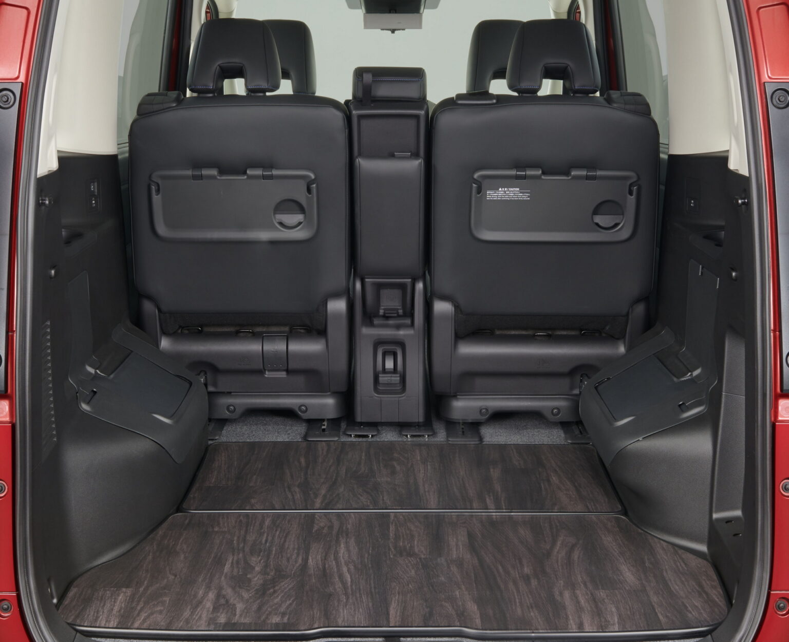 Nissan Serena Minivan Debuts In Japan With High-Tech And Practicality ...