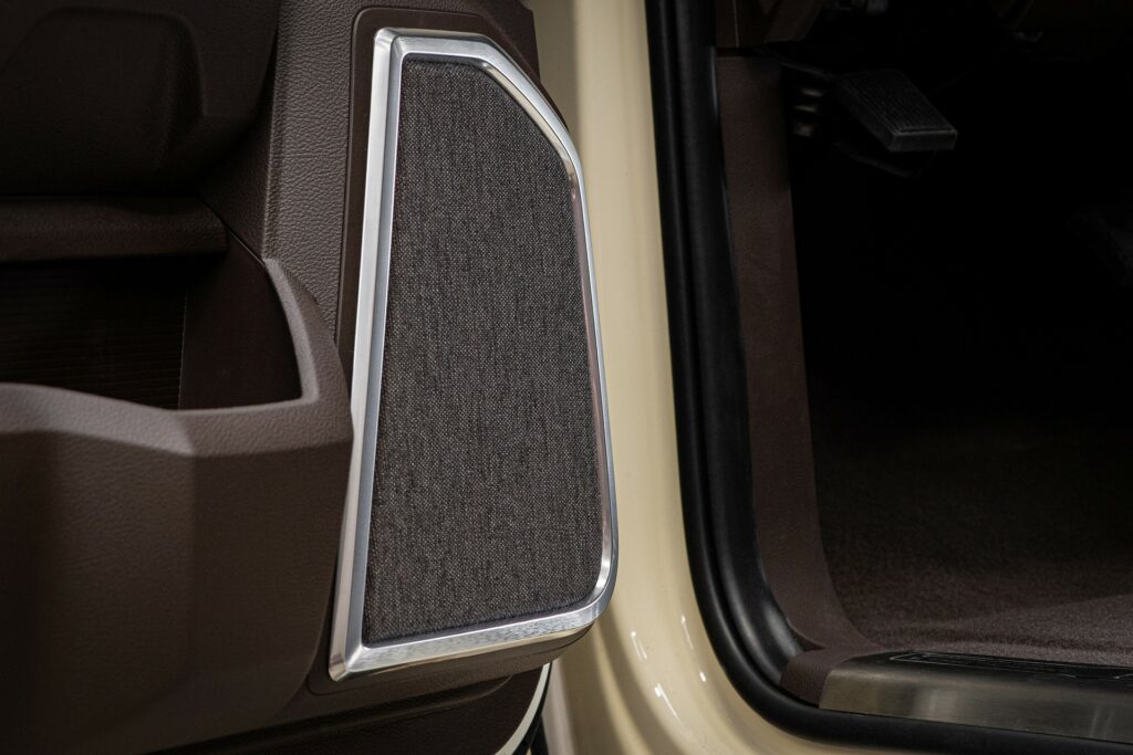 Ram And Chris Stapleton Reveal Retro-Inspired Traveller Truck With Hood ...