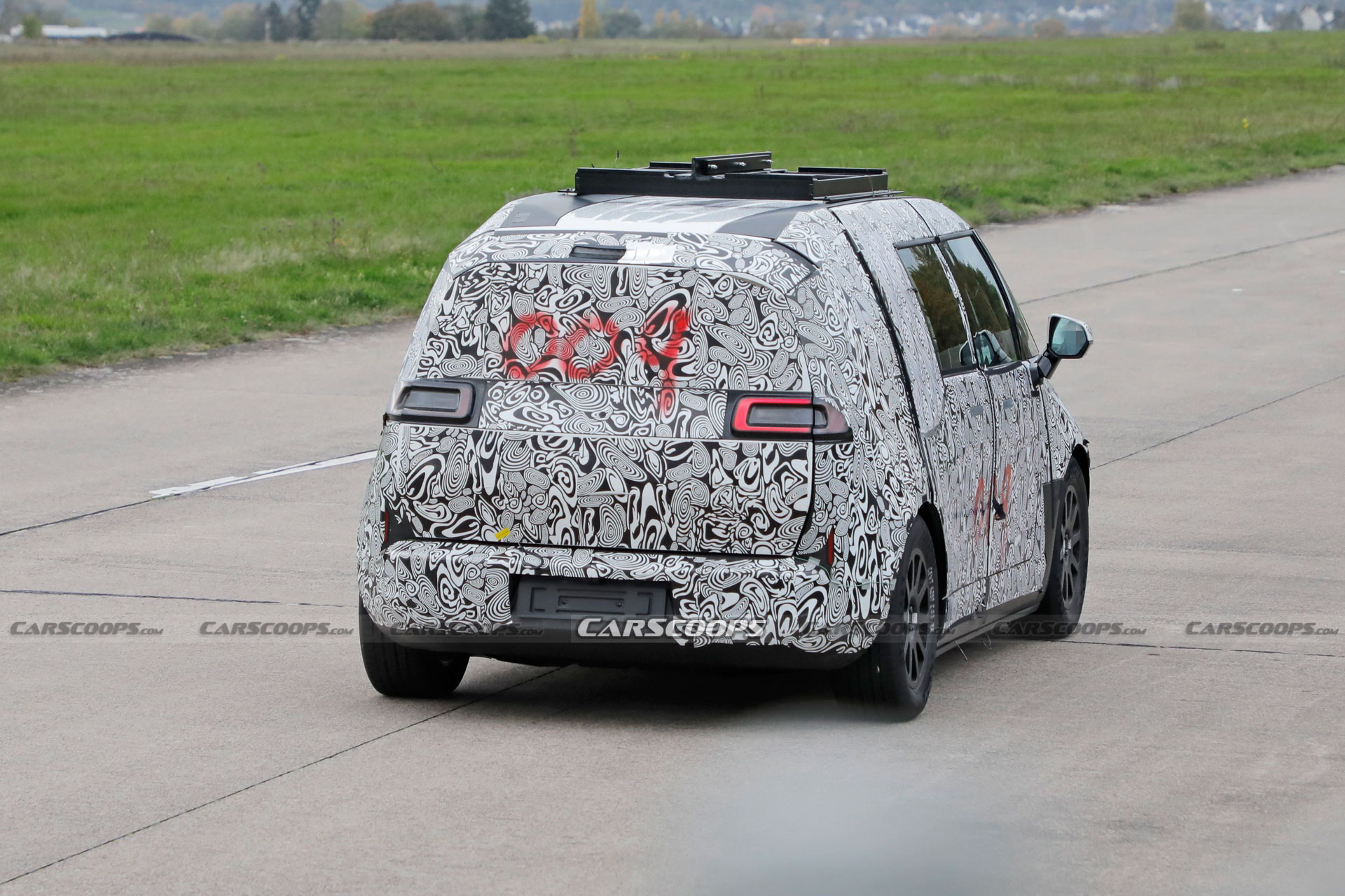 Waymo’s Zeekr Robotaxi Still Needs A Firm Hand On The Wheel | Carscoops