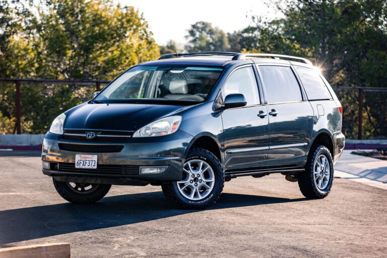 What’s A Lifted Off-Road Ready Toyota Sienna Worth To You? | Carscoops