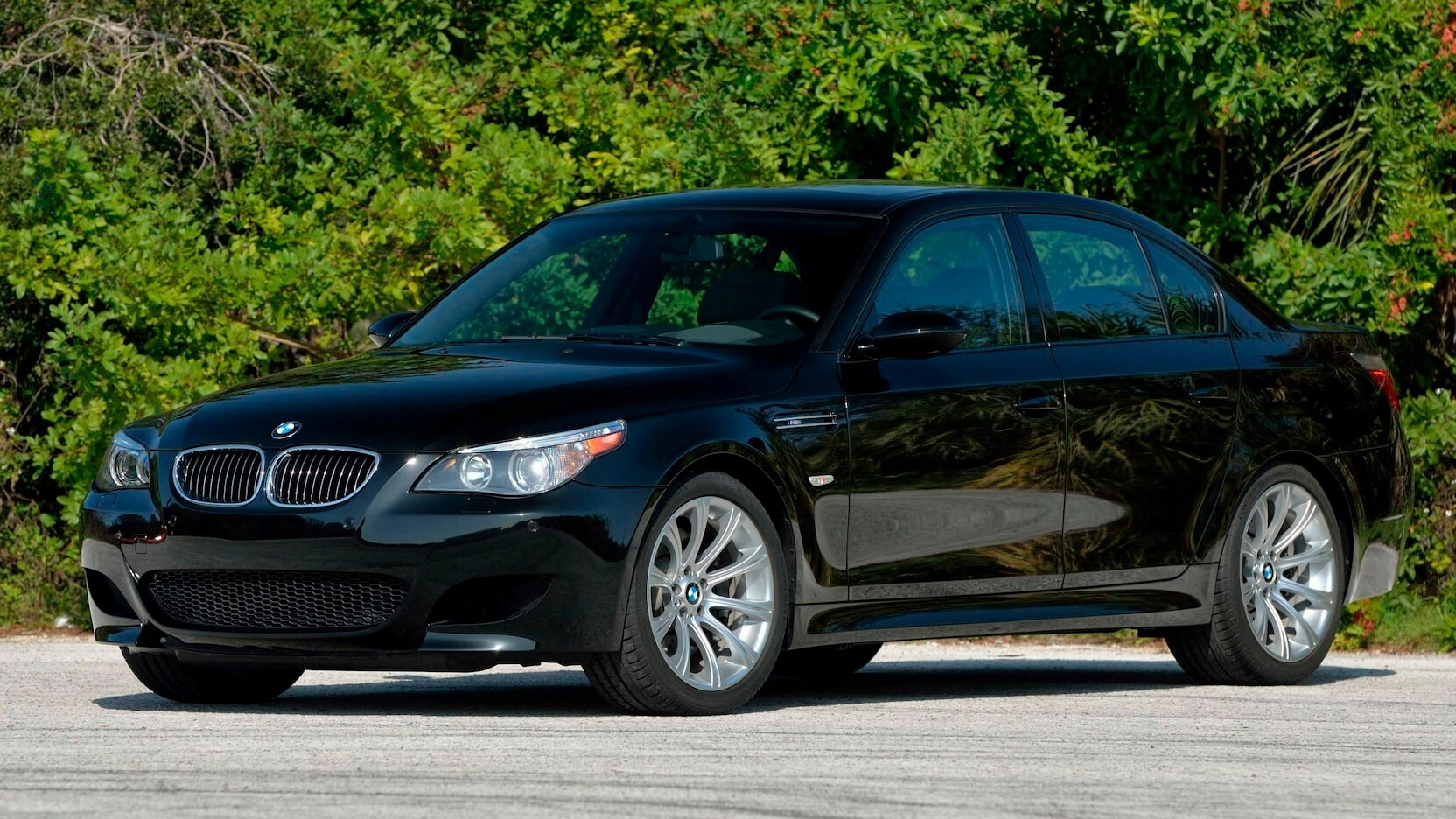 With Only 1,262 Miles, This 2006 BMW M5 Is As New As It Gets | Carscoops