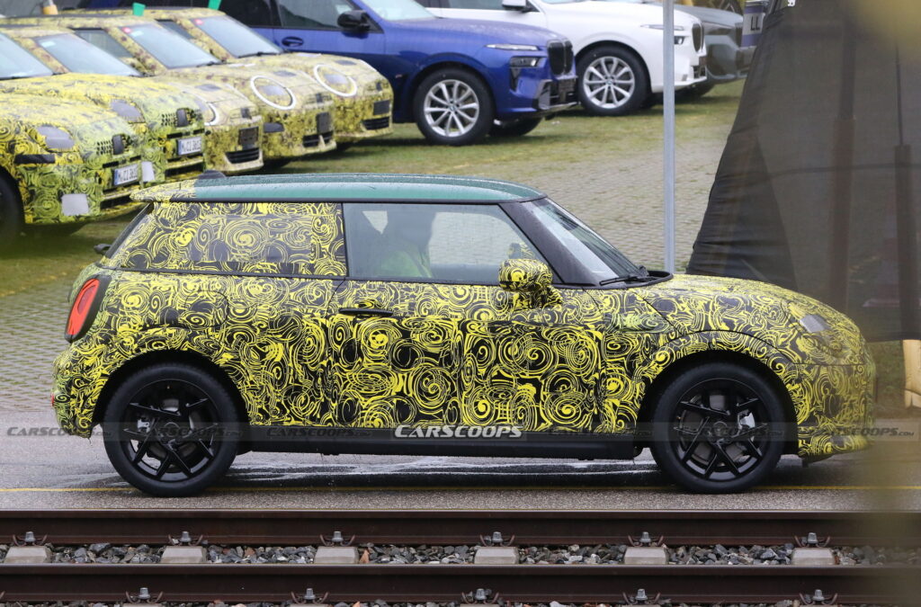 2023 MINI Cooper Facelift Spied Wearing Its Production Light Units ...