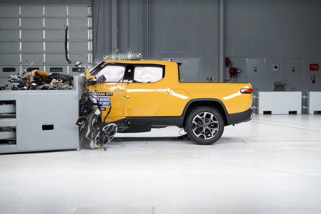 2023 Rivian R1T Electric Pickup Truck Aces Its First IIHS Crash Test ...