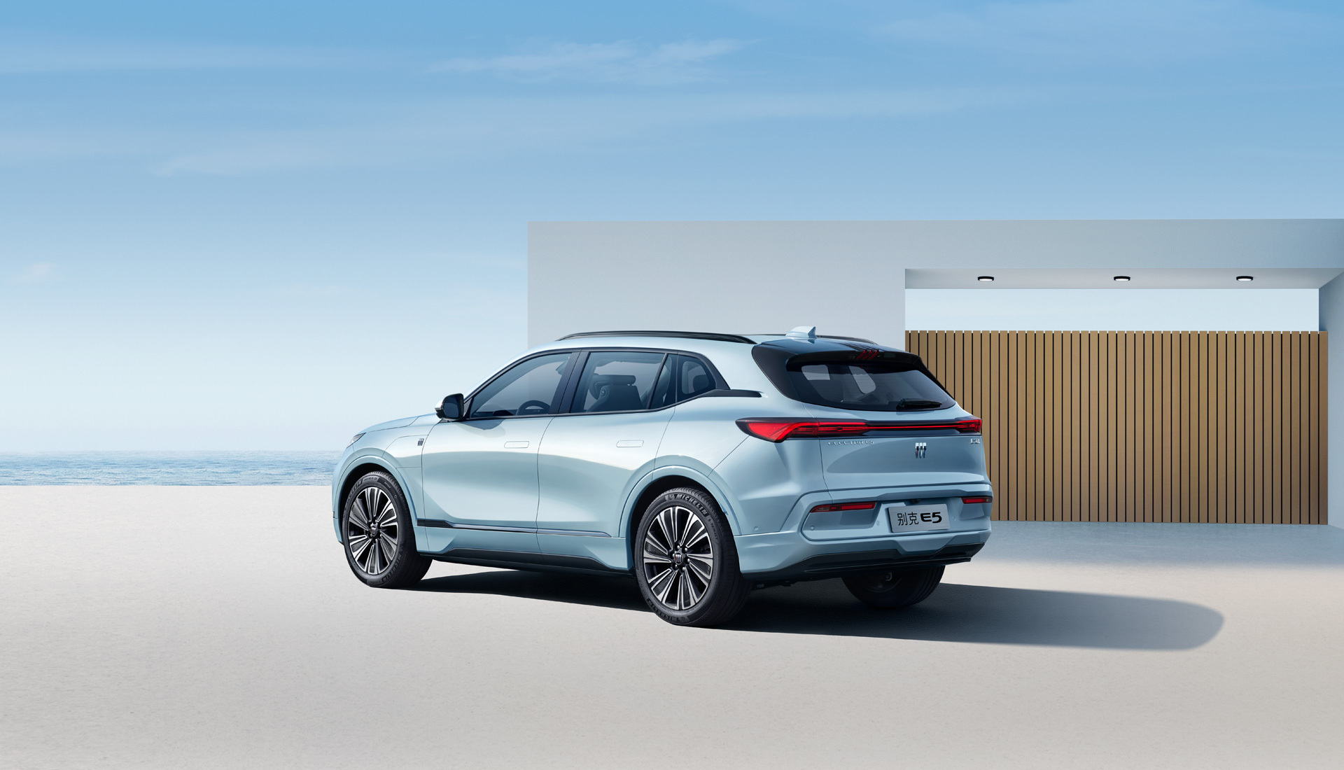 New Buick Electra E5 EV Interior Revealed In China With 30 Inches Of ...