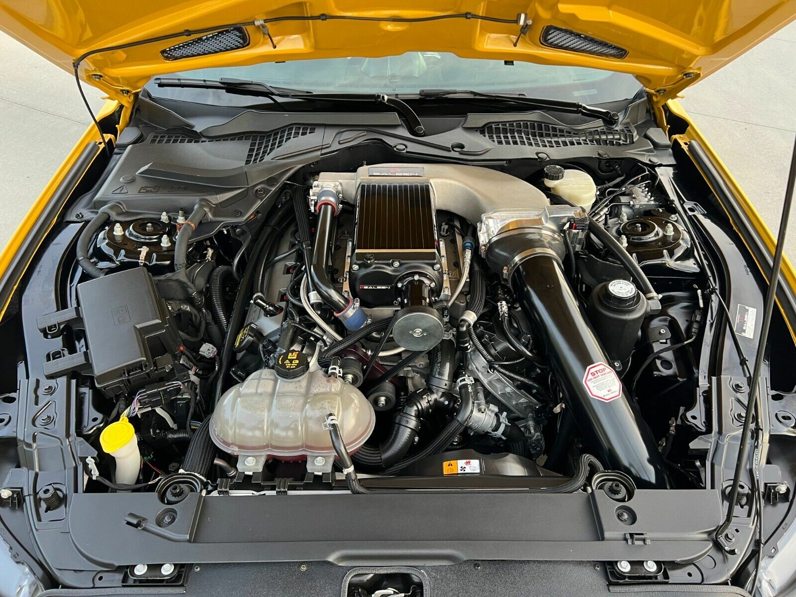This Ford Mustang Saleen 302 Black Label Makes 800 HP And Is The Only ...