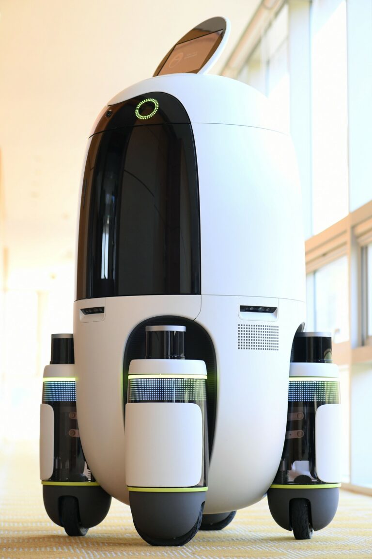 Hyundai Is Making Autonomous Deliveries In Korea With This Cute Robot ...