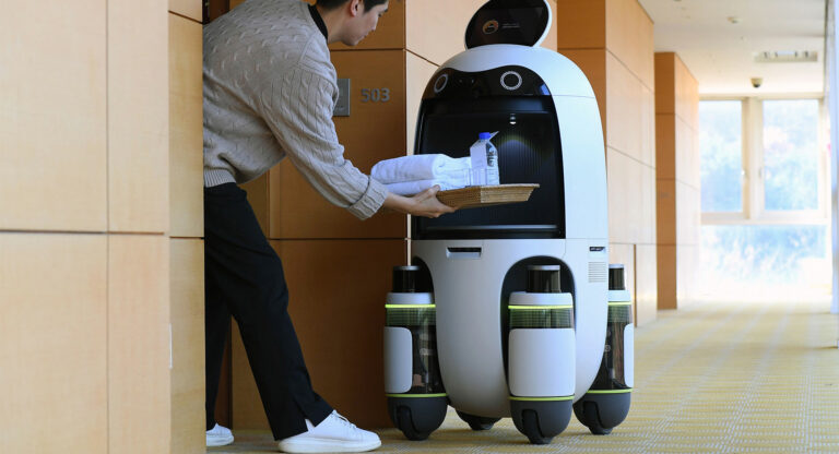 Hyundai Is Making Autonomous Deliveries In Korea With This Cute Robot ...
