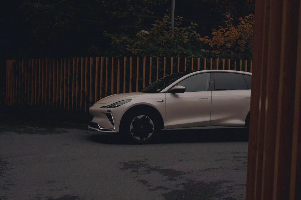 The IM LS7 Is An Electric Chinese SUV That Looks Like An Aston Martin ...