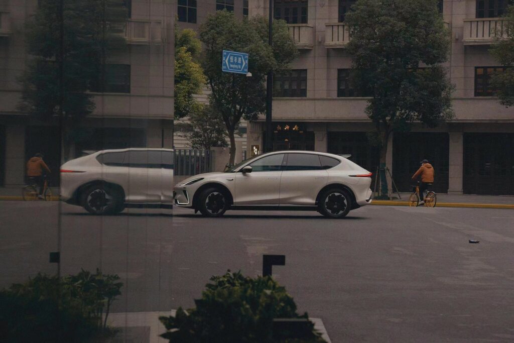 The IM LS7 Is An Electric Chinese SUV That Looks Like An Aston Martin ...