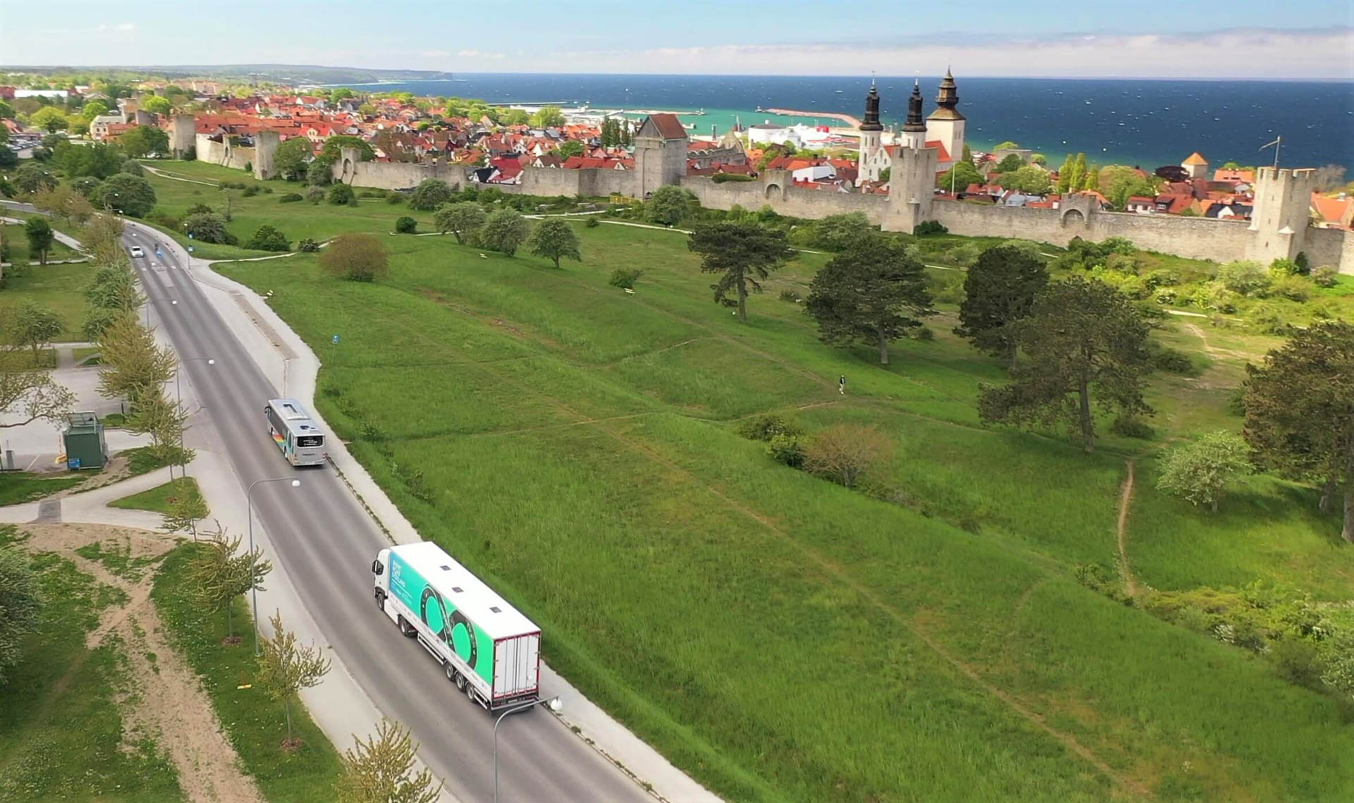 Wireless EV Charging On The Move Is Being Tested In Germany, Michigan ...